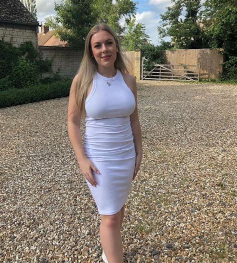 White Dress Scrolller