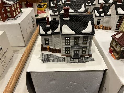 Lot 6 Department 56 New England Village Series Lighted Houses