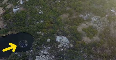 Dron Capta Imágenes Impresionantes De Un Agujero En Una Montaña En Portugal