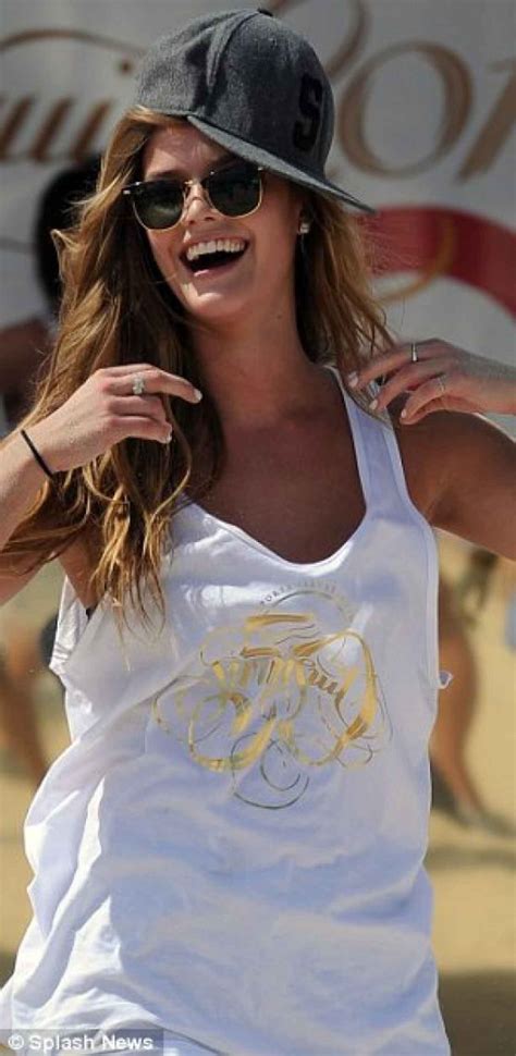 Nina Agdal Looked Hot At The Sports Illustrated Swimsuit 2015 Beach