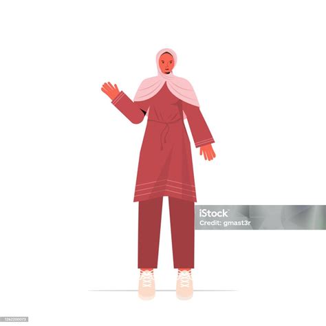 전통 옷을 입은 아랍 여자 소녀 여성 만화 캐릭터 스탠딩 포즈 가공의 인물에 대한 스톡 벡터 아트 및 기타 이미지 가공의