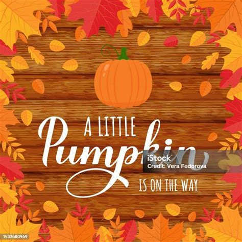 리틀 호박은 가을 나무 배경에 서예 레터링을하는 길에 있습니다 가을 베이비 샤워 장식 포스터 서명 초대장 등을위한 벡터 템플릿 가을에 대한 스톡 벡터 아트 및 기타 이미지