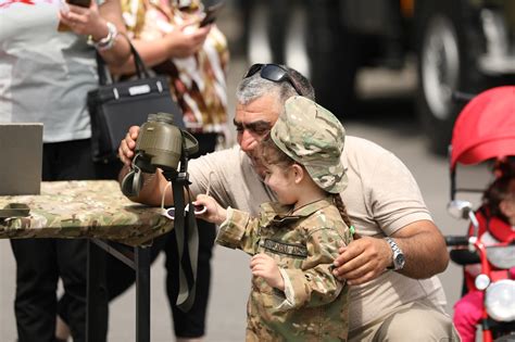 გორის 🇬🇪 გორში ცენტრალურ მოედანზე საზეიმო ღონისძიებები მიმდინარეობს 🇬🇪 ღონისძიებებს