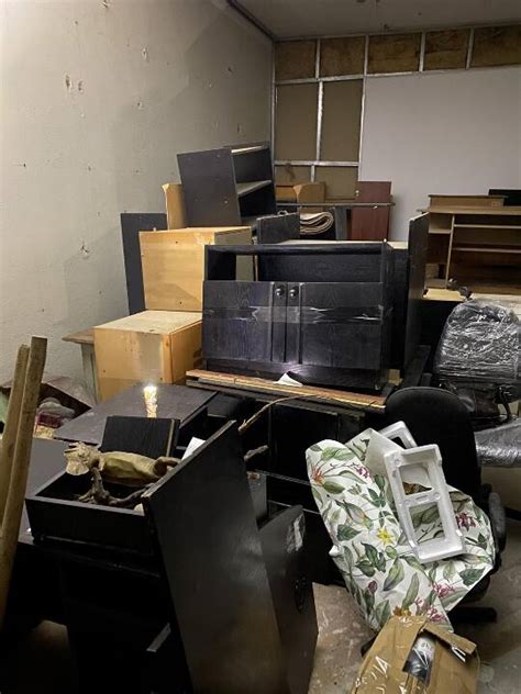 Рухоме майно різних категорій у кількості 88 шт Ua