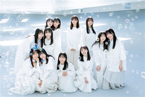 日向坂46、新加入の4期生12名が雑誌初登場『b L T 2023年2月号』表紙に大抜擢 50p超大特集＆クリアファイル付録 Musicman