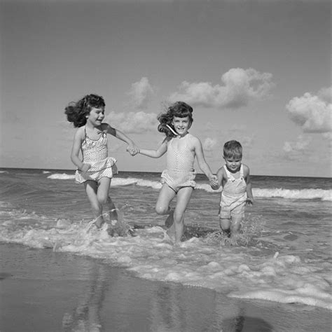 These 12 Vintage Photographs Celebrate The Simple Easygoing Fun Of