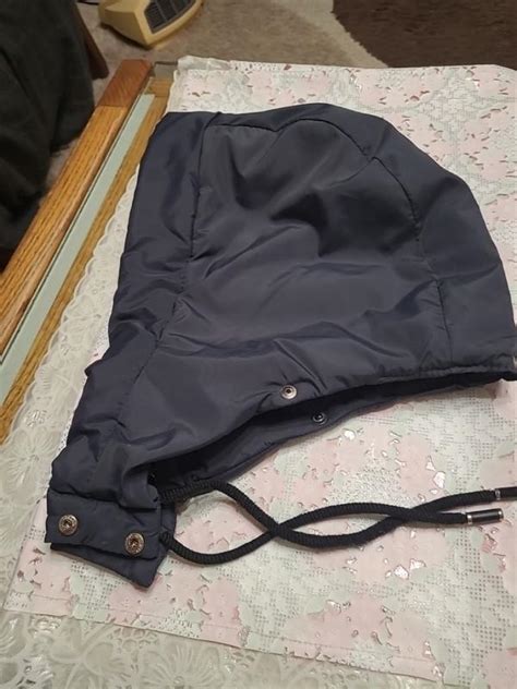 Капюшон — ціна 50 грн у каталозі Пальто Купити жіночі речі за доступною ціною на Шафі Україна