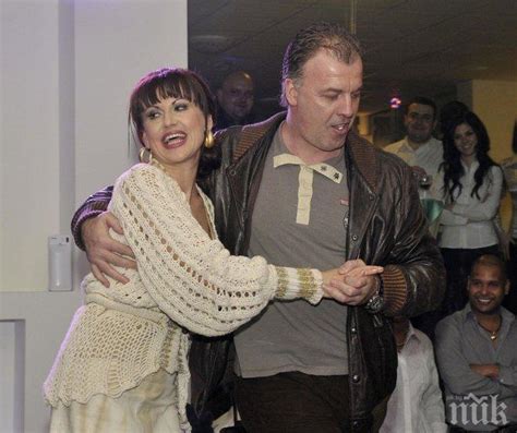 САМО В ПИК И РЕТРО Илиана Раева заживя с порноактьор Наско Сираков в шок по празниците