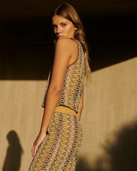 Julia Alvarez — Wlm