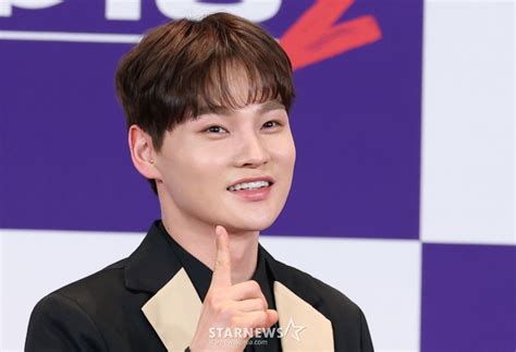 박서진 대세 입증스타랭킹 男트롯 2위 수성 스타뉴스