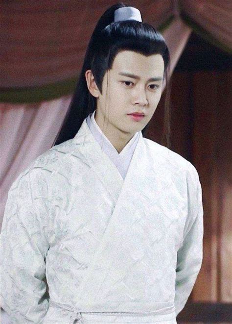 男星邓嘉伦精彩绝伦