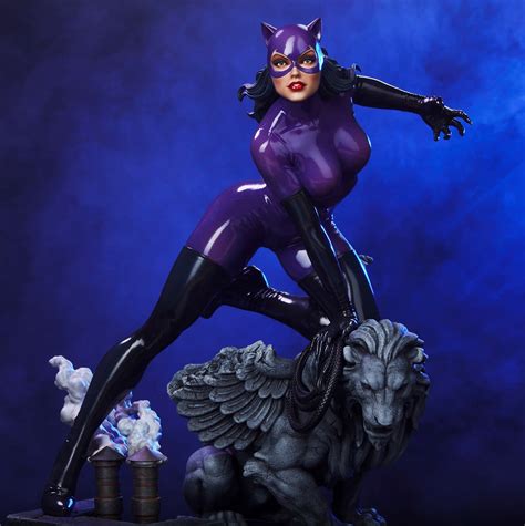 Catwoman Returns To The 90s With New Dc Comics Tweeterhead Statue