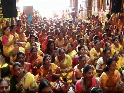 Shivsena Rashmi Thackeray In Thane Anand Dighe Tembhi Naka Navratri
