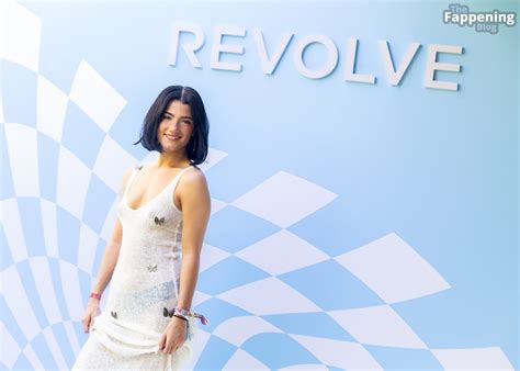 Charli Damelio Flashes Her Nude Tits At Coachella Photos Onlyfans Leaked Nudes