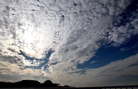 [내일날씨] 흐리다 차차 맑아져…미세먼지 ‘보통