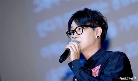 이승환 尹 탄핵 공연서 탈의내가 악질 가수 공산당 진짜 싫어 종합 엑스포츠뉴스 나무뉴스