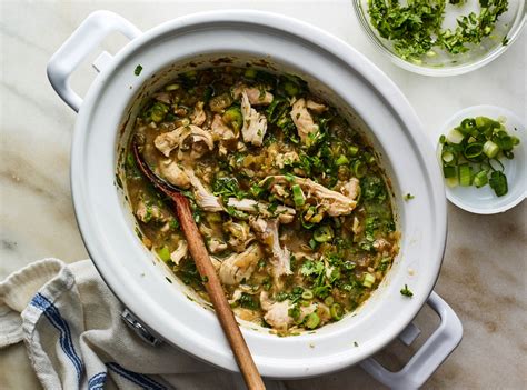 Slow Cooker Salsa Verde Chicken Recipe