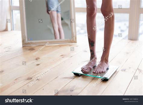 Anorexic Girl 2 468 Images Photos Et Images Vectorielles De Stock