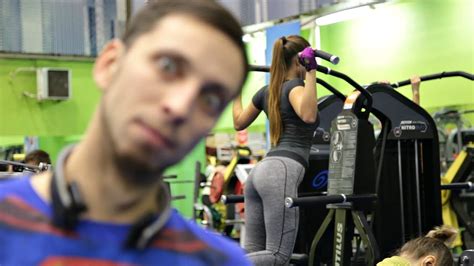 Худой парень в зале ПРАНК Youtube