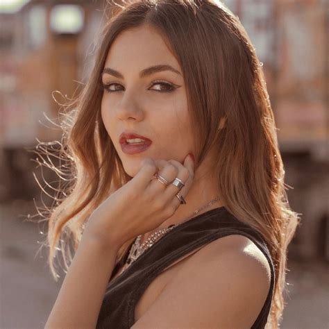All I Want Is Everything En EspaÑol Victoria Justice Letrascom
