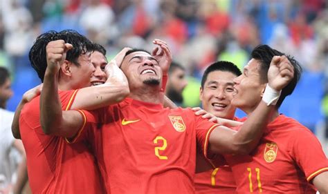 国足热身赛两连胜，扬科维奇“月考”过关仍有隐忧 新华网客户端