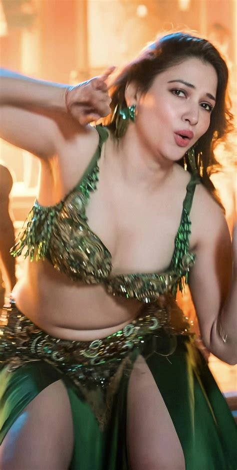 Dazzling Hot And Glamorous Tamannah Bhatia Glam Actress