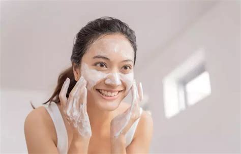 Face Wash For Glowing Skin