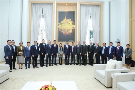 អគ្គកុងស៊ុលចំនួន៩នៃបណ្ដាប្រទេសក្នុងសហភាពអឺរ៉ុបប្ដេជ្ញាទាក់ទាញវិនិយោគិនខ្លួនមកកម្ពុជាបន្ថែ