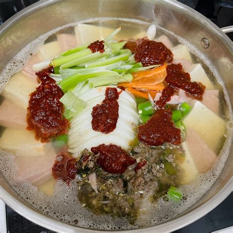 시원한 국물요리 스팸두부찌개 레시피