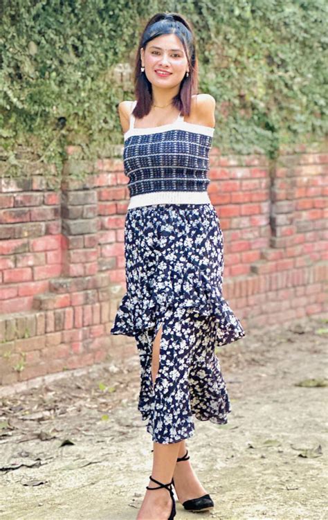 Pretty Armless Girl By Muravej On Deviantart