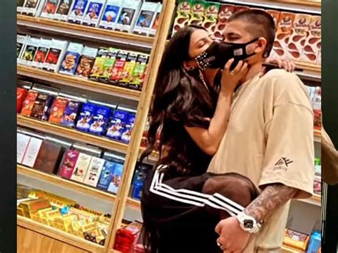 Shruti Haasan Hugs And Kisses Bf In Public