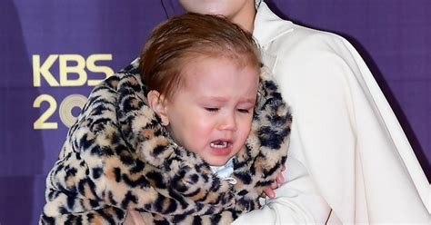 [종합] 45세 미혼모 사유리 생활고 고백했다…子 지출 많아 1달에 150만원 벌기도 라스