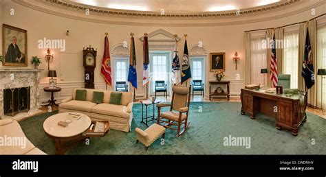 Inside The White House Oval Office