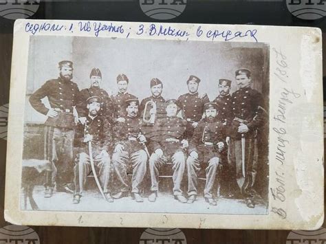 Оригинална снимка на Васил Левски с бивш кмет на Бургас пази Държавният