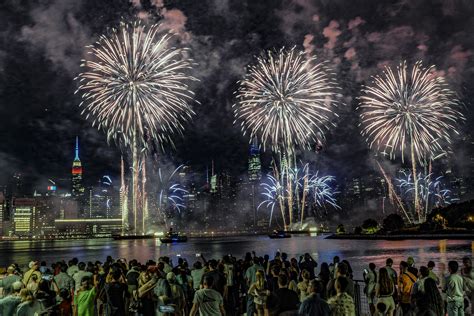 Where And When To Watch 2023 Macys July 4th Fireworks In Nyc
