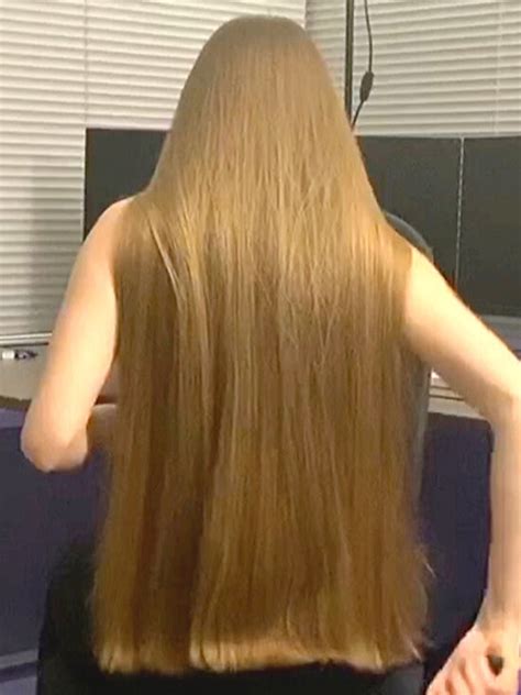 Video Blonde Rapunzel Working Out