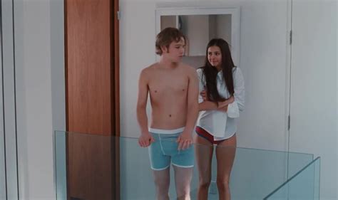 Amanda Seyfried And Julianne Moore Chloe Free Porn Sex Videos Xxx Movies