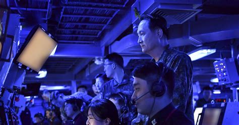 해군참모총장 이지스함 방문 전투준비태세 유지