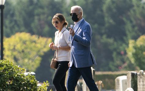 President Biden Makes Nighttime Visit To Home Of Hallie Biden Hunter Bidens Ex Girlfriend