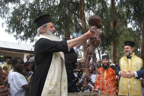 Ips Teofan Al Moldovei A Oficiat Mai Multe Botezuri În Africa Atitudini Mănăstirea Paltin