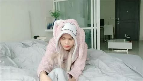 New Video I Made 😋 Miss Having Someone Sleep With Me So I Had To Use