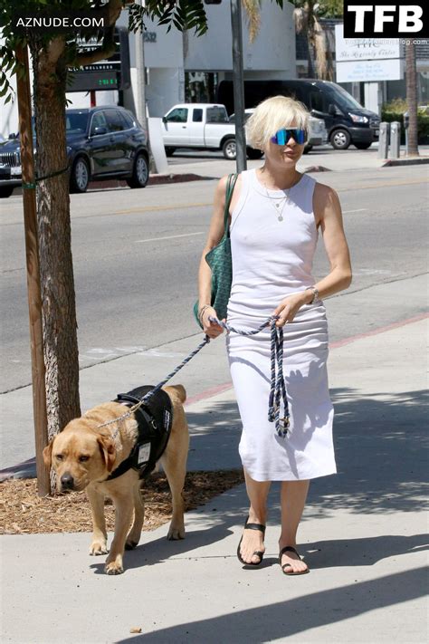 Selma Blair Sexy Seen Flaunting Her Hot Figure On An Iced Coffee Run In