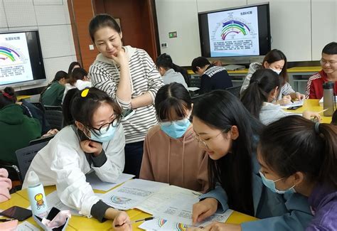 寻访荆楚好老师 心理学博导是学生的知心大媛 办公室成治愈小屋 极目新闻