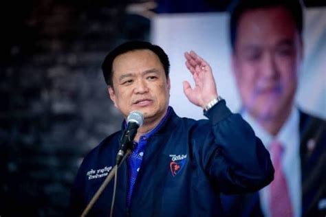 “อนุทิน” ปักหลักโคราช ให้กำลังใจลูกพรรค จับฉลาก ลุ้นเบอร์ พร้อมสักการะขอพร ย่าโม และศาลหลักเมือง