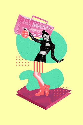 행복 한 미국 소녀 댄스 홀드 디스코 볼 붐 박스 복고풍 행사 주말 휴식의 수직 사진 콜라주 페인트 배경에 고립 된 땋은 머리에 대한 스톡 사진 및 기타 이미지 Istock