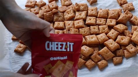 sourdough cheese cracker 复刻经典小吃Cheez Its 奶酪脆饼 消耗酵种 不用机器 无需发面 YouTube