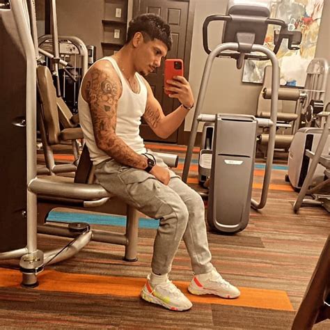 Jozy Jozy Threads Say More