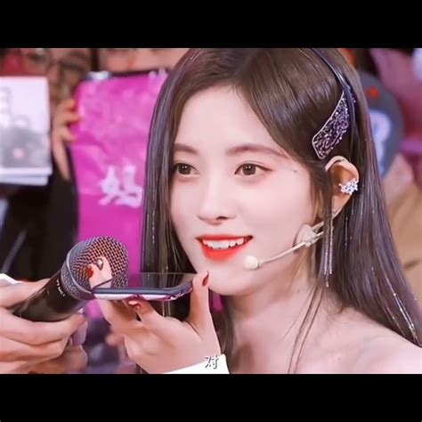 她是一個好女孩😭 Youtube