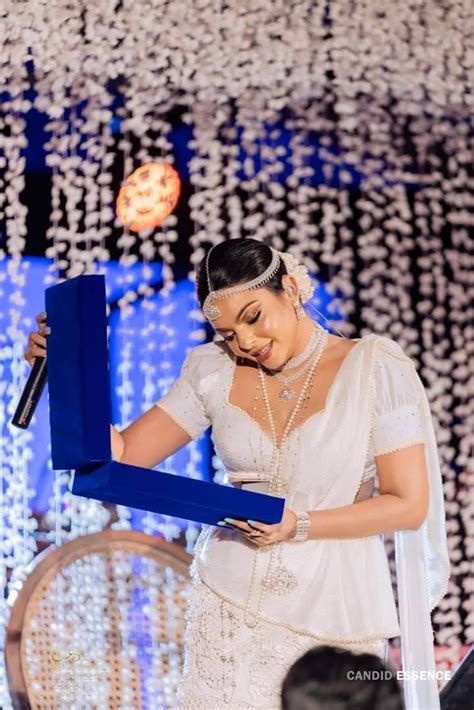 හිත හයිය ගැහැණිය Abhisheka Wimalaweera Abhisheka Wimalaweera Fan Club By Abhisheka Wimalaweera