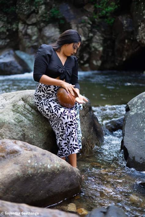 සිංහල වැල් Facebook